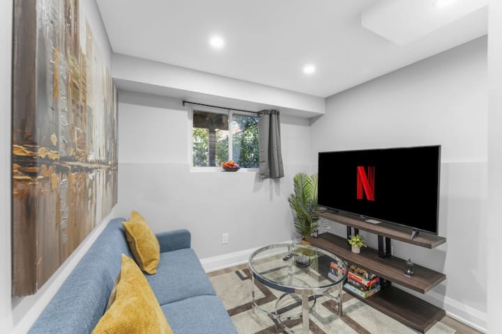 Modern 2-bed, 2-bath Bsmt Suite | Parking | Wi Fi - Pickering