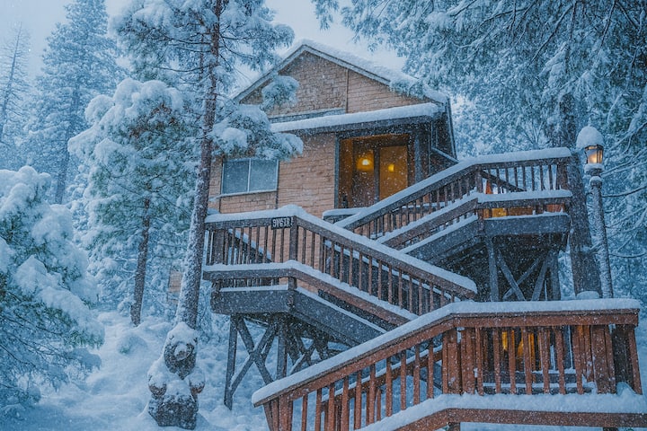 Tallwood Cabin: A Treetop Mountain Retreat - Shaver Lake, CA