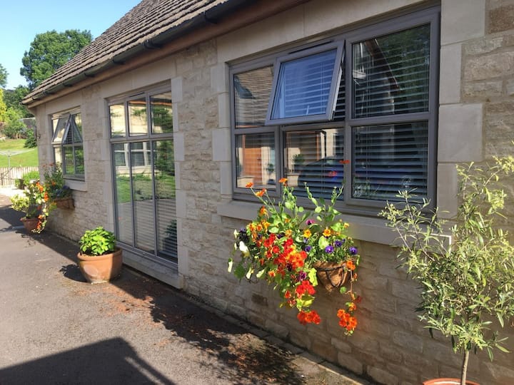 2 Bed In Cheltenham (Oc-49336) - Tewkesbury