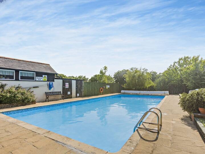 2 Bed In Westward Ho (60430) - The BIG Sheep
