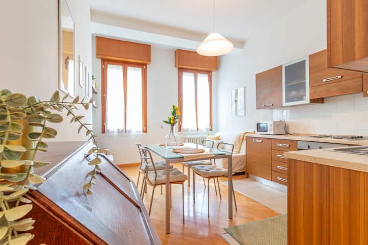 [15’ Walk To Center] – Metro M4 Tricolore - Milan