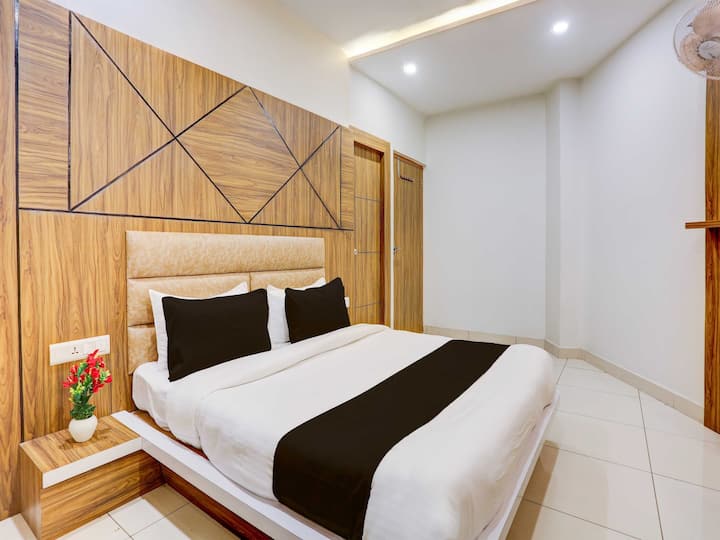 Maison De Ville Oak Model Town Rohtak - 羅赫塔克