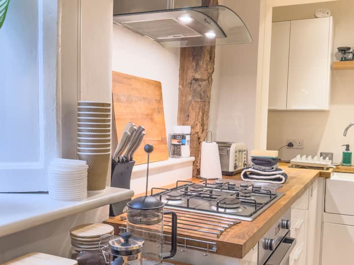 4 Bed | Sleeps 6 | 2.5 Bathrooms | Wessex Quarters - Salisbury