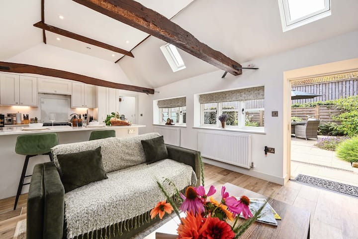 The Cow Shed - Hever Castle & Gardens