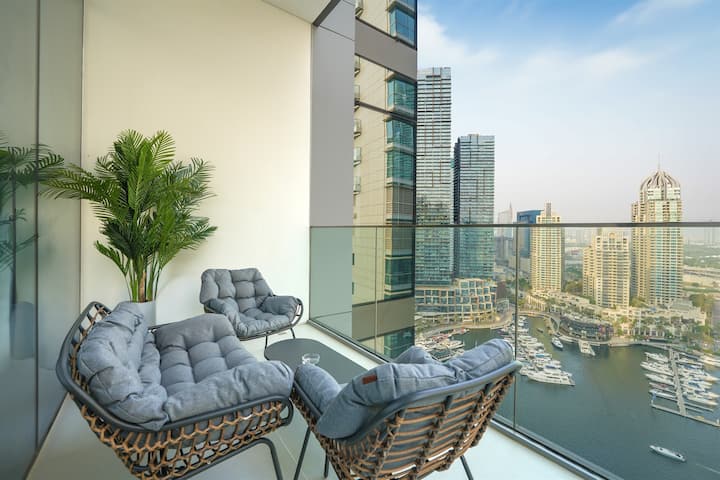Iconic Liv Marina | 180° Marina View Apartment - Dubai Marina