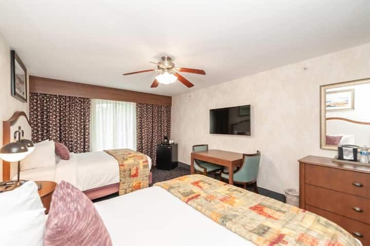 Bellissimo | 2 Queen Sicilian | Pool | 2 Units - Preston, CT