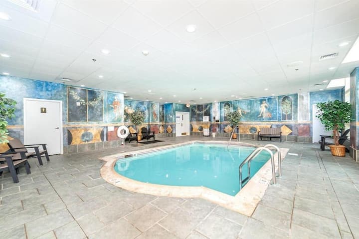 2 Queen Sicilian | Bellissimo | Pool | 2 Units - Misquamicut, RI