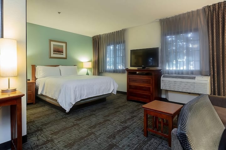 Studio W/ Kitchen 2 Miles From Disney - Pets - Anaheim, CA