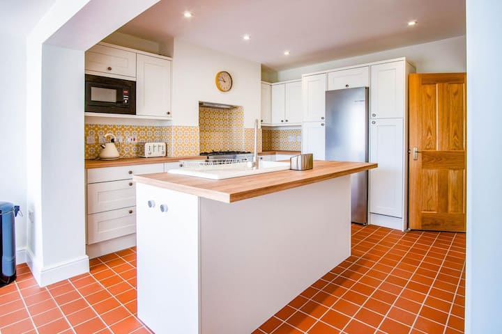 Woodville Road - 2 Bedroom House - Mumbles - The Mumbles