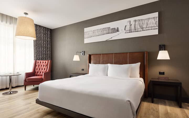 Origin Red Rocks | King Room | Onsite Bar | Pets - Morrison, CO