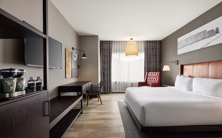 King Room | Origin Red Rocks | Near Golden Co - Morrison, CO