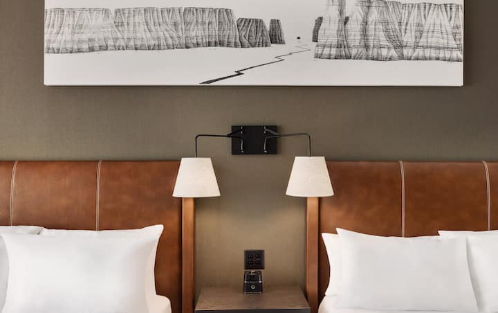 2 Double Queen Rooms | Free Parking & Pet-friendly - Lakewood, CO