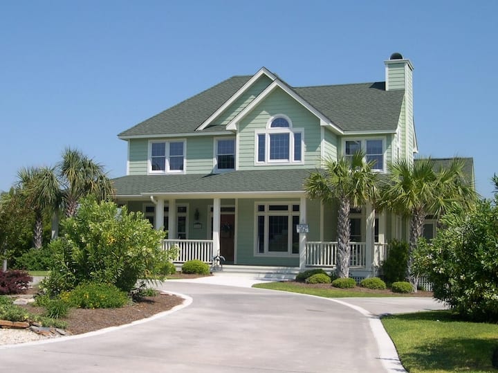 Beyond The Sea | Pool, Hot Tub & Golf Cart - Emerald Isle, NC