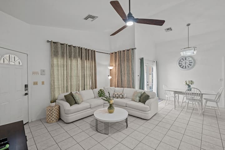 Tidy Townhome Near Casino Del Sol - Casino Del Sol