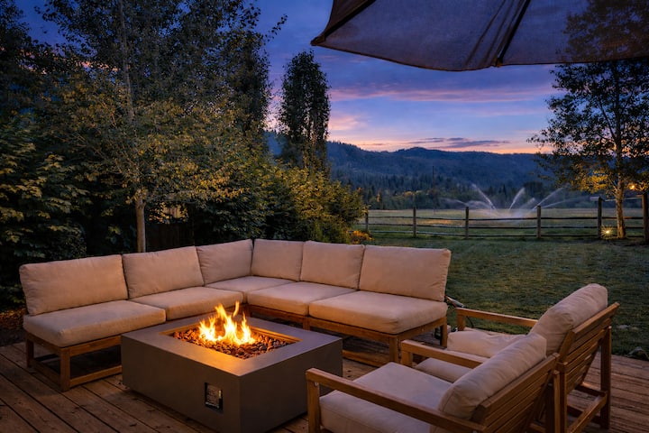 Leweber Haus | Modern Comfort | Hot Tub | Mt Views - Leavenworth, WA