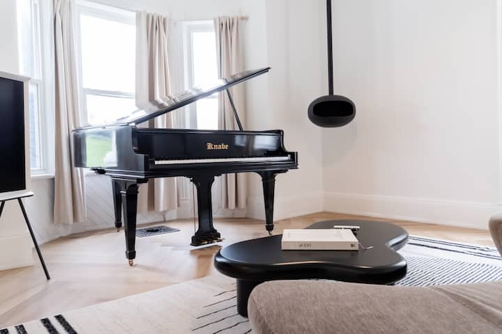 County Cove: Newly Renovated Century Home - Prince Edward