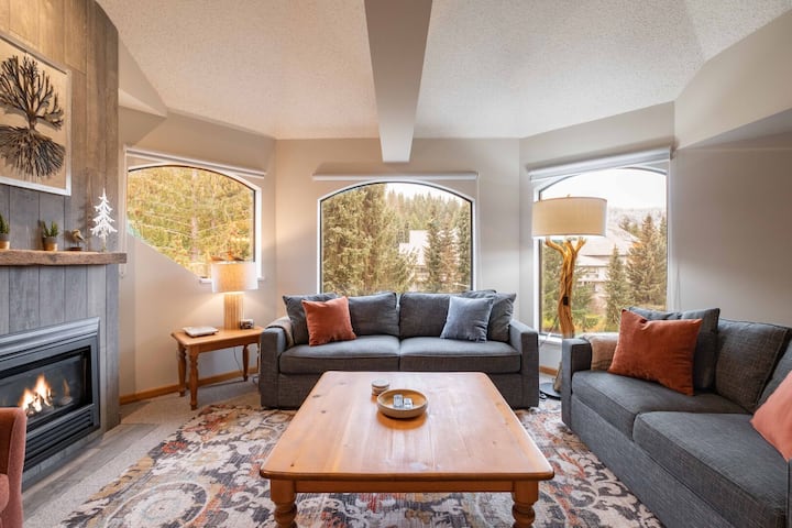 New Apartment | Pool, Hot Tub & Gym | 5 Beds - Whistler Blackcomb