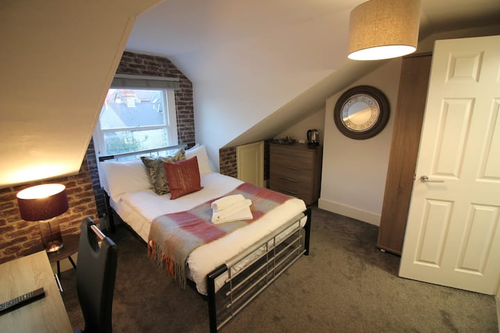 Double Room With Private Bathroom - Kettle's Yard