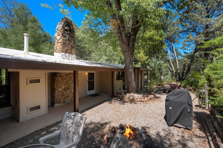 Fireplace Cabin - Julian, CA
