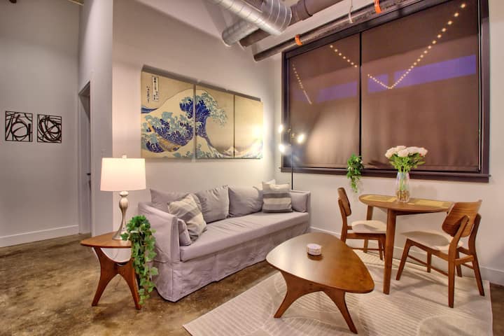 Chic Ultramodern Minimalist Loft Suite + Patio - St. Louis, MO