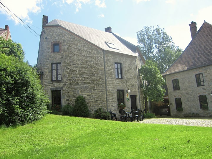 Retraite Au Bord De La Rivière Viroinval - Philippeville