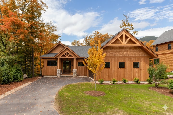 Luxurious Mountain Retreat: Hot Tub + Pool Table - New Hampshire