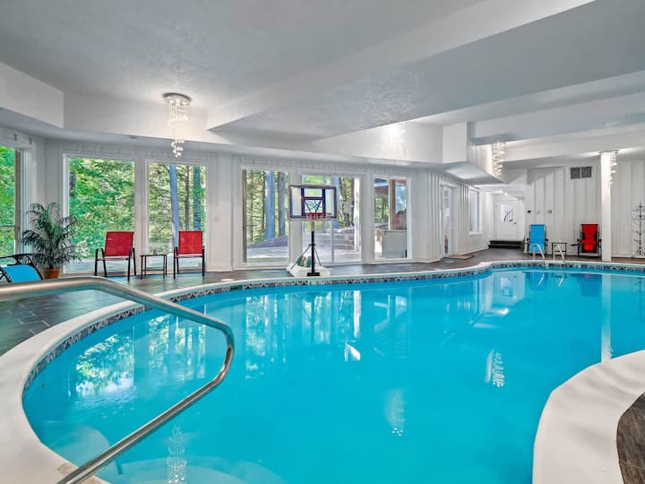 Indoor Pool|sauna|movie Theater Room|bar|sleeps 10 - Bainbridge, OH