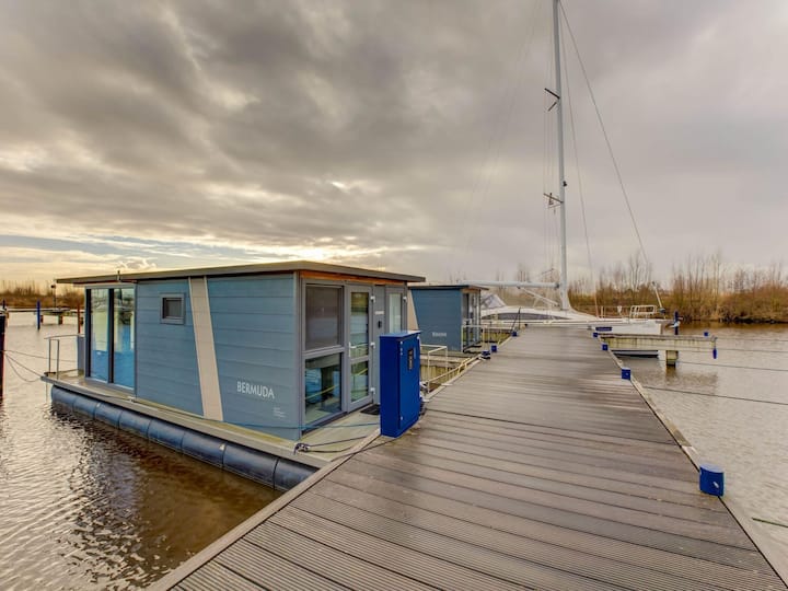 Péniche à Volendam Près Fort Edam - Volendam
