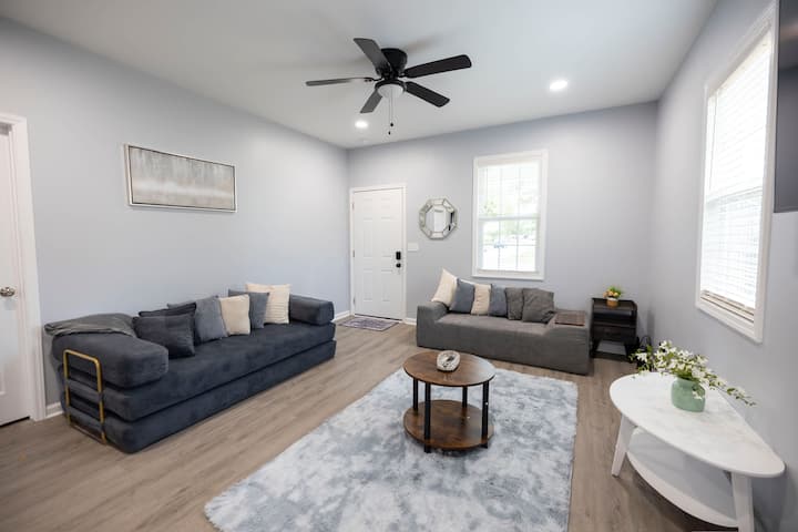 3 Min. To Downtown | 10 Min. To Elon | Smart Tvs - Burlington, NC