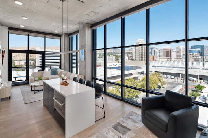Premium Penthouse Luxury -Pool, Gym, Prkng, Views! - Salt Lake City, UT