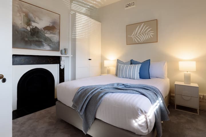 Classic Grandeur | Modern Heritage Retreat - Launceston