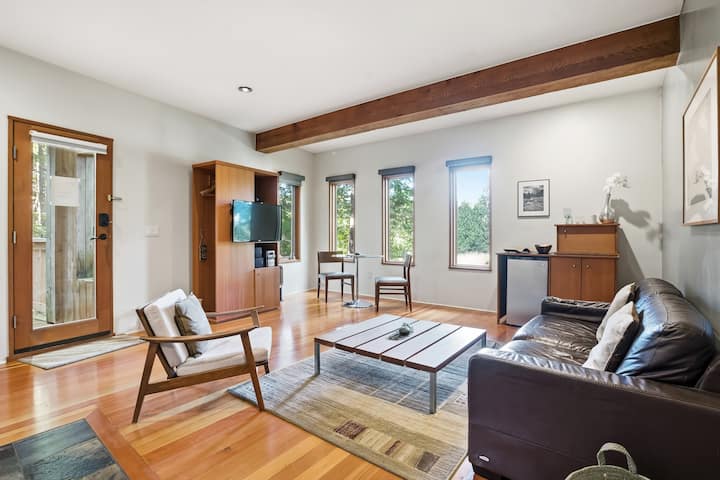 Views Of Spring Cove! • Spring Cove Shelter - Canada