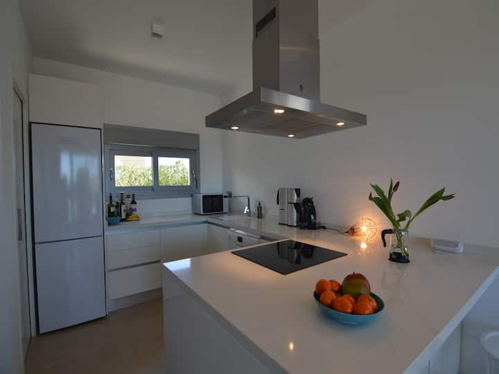 Villa Ensoleillée Avec Jardin Clôturé - Bigastro