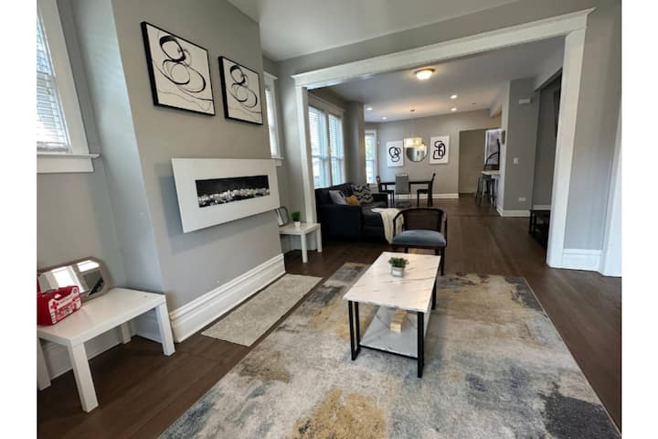 Near Lake & Museum • Modern • Game Area - Chicago