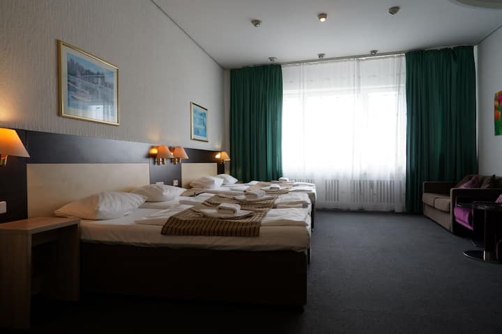 Spacious Quadruple Room For Families And Friends - Berlín