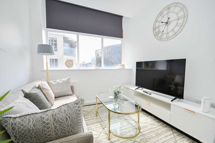 Compact & Convenient Apartment In Bradford - Pudsey