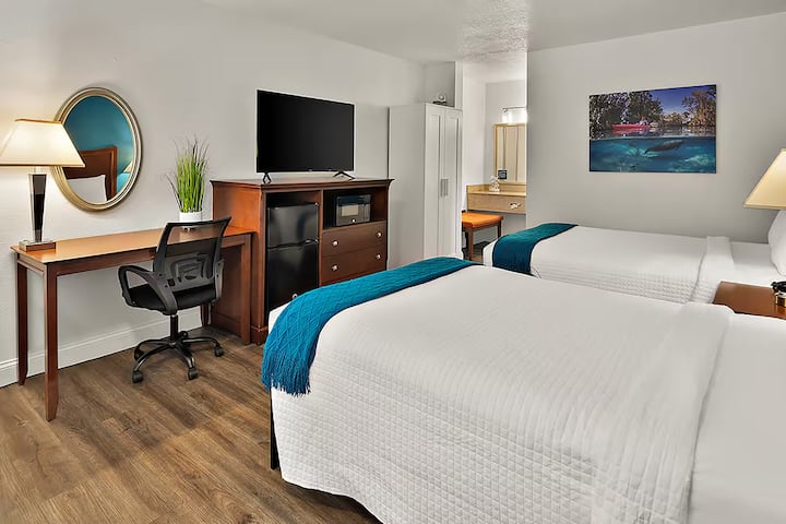 2 Double Beds | Paddletail Lodge | Bbq | Pool - Crystal River, FL