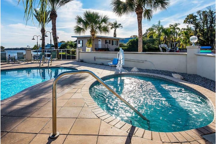 King | Paddletail Lodge | Bbq | Pool | Fishing - Crystal River, FL