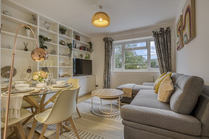 Comfortable 2-bed In Zone 2 - Belgravia - London