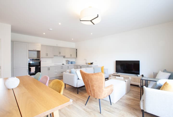 Modern 3bd Split-level Home With Balcony,dublin 16 - 더블린