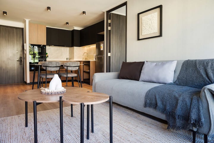 Luxe 2br Parkside Retreat | Pool And Gym Included - Providencia