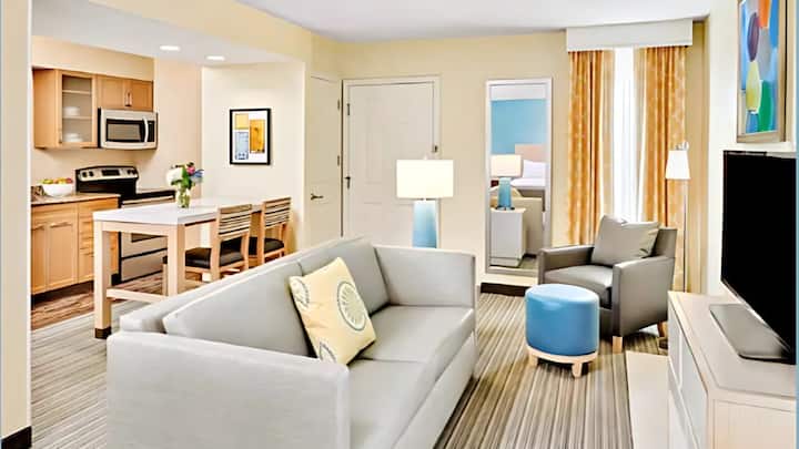 Modern Furnished Studio | Flexible Stays - West Chester Township, OH