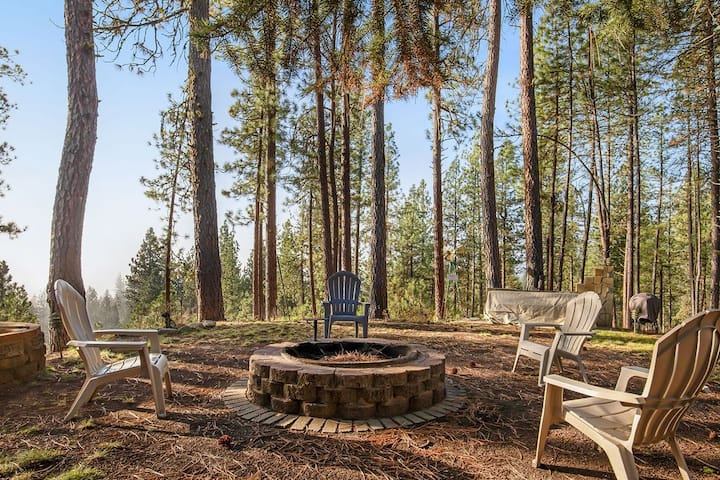 Secluded Garden Valley Cabin With Deck & Views! - Garden Valley, ID