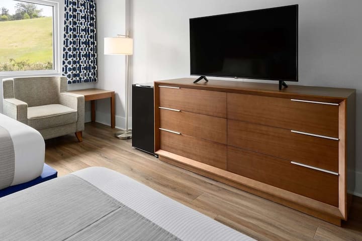 Waterview Hotel | 2 Queen | Casino | 2 Units - Vicksburg, MS