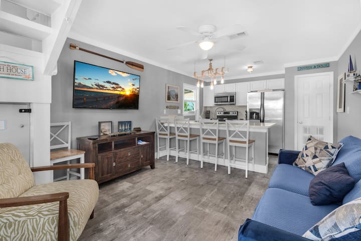 Mardi's Cozy Townhouse: Sunset Views + Walk2beach - Navarre, FL