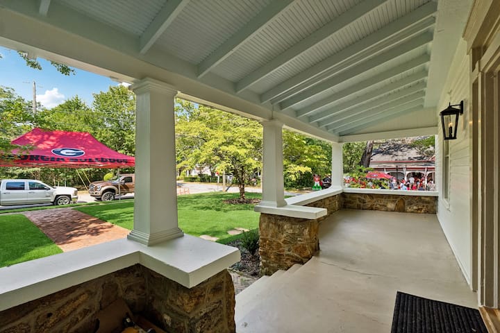 Walk To The Stadium: Herty House (Upper Level) - Athens, GA
