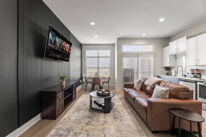 Free Parking /King Bed /Pool /Gym /Sauna /Dt View - Dallas, TX