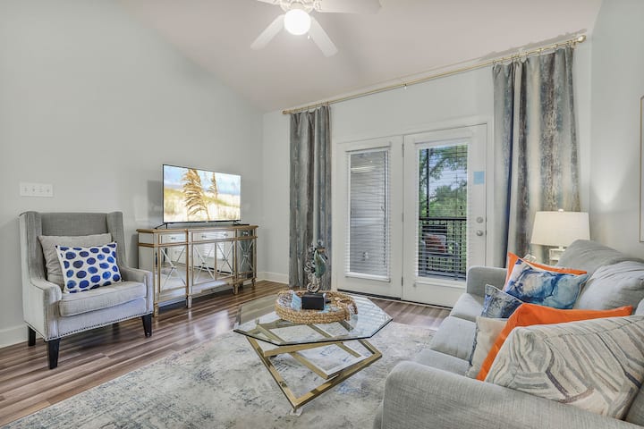 Upscale Foley Retreat W/pool Near Sports Complexes - Foley, AL