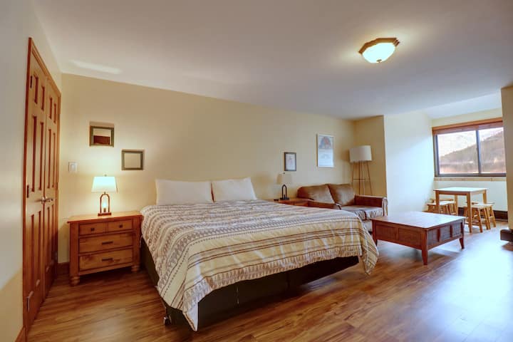 Center Village Hotel Styles Room 553 - Copper Mountain, CO