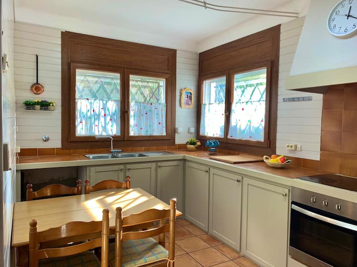 Maison à Roses Avec Vue Sur L'eau - Roses